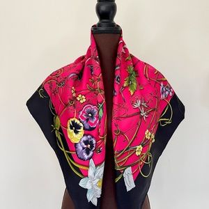 Gucci | Accessories | New Gucci Infinity Floral Print Pink Black Border ...